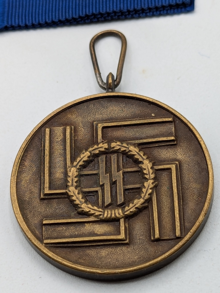 WAFFEN SS 8 years long faithful services in the SS medal award MINT