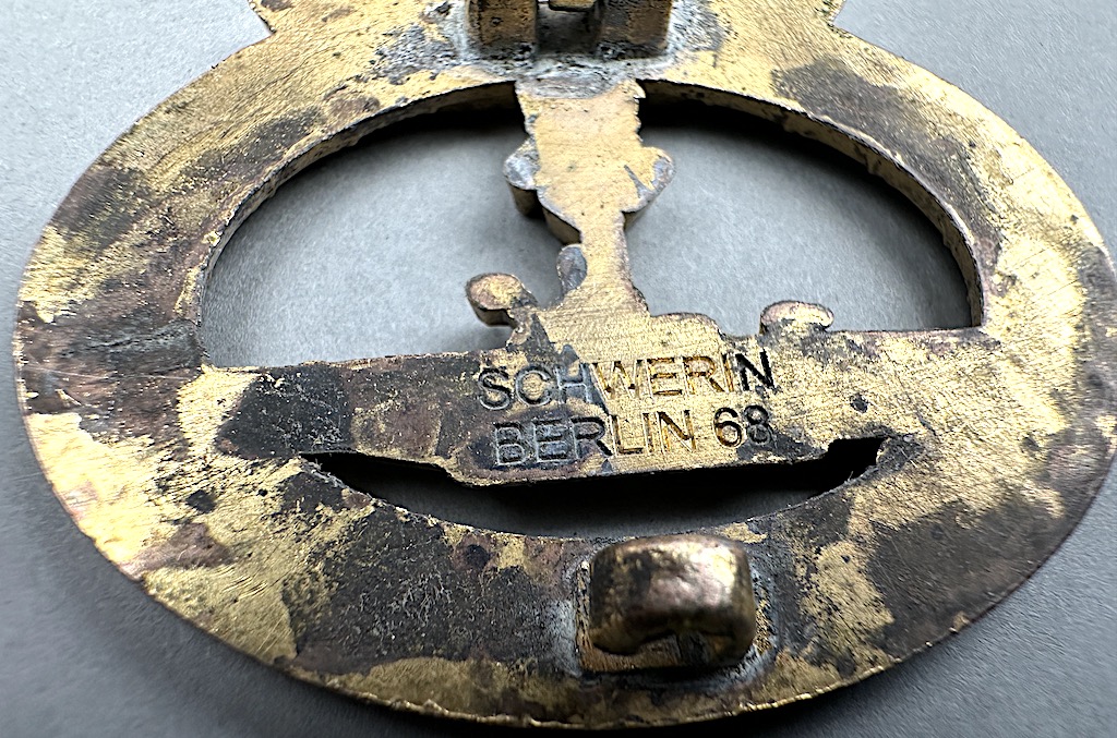 WW2 GERMAN NAZI NAVY KRIEGSMARINE U-BOAT BADGE MEDAL AWARD BY "SCHWERIN ...