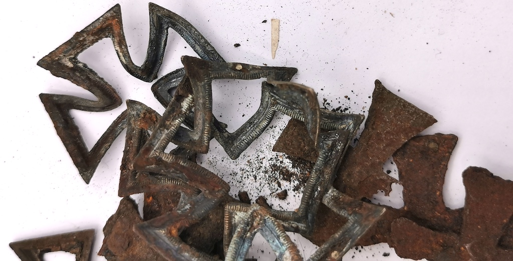 WW2 German Nazi lot of IRON CROSS medal ground dug found in KURLAND ...