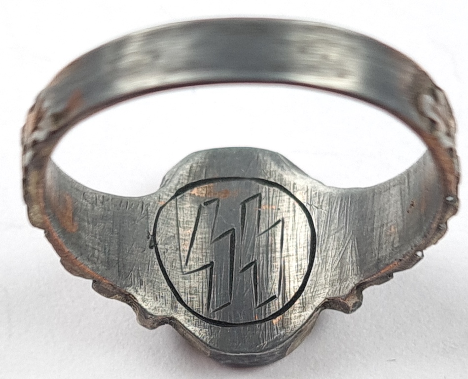 WW2 German Nazi WAFFEN SS TOTENKOPF OFFICER marked silver ring skull with SS runes inside