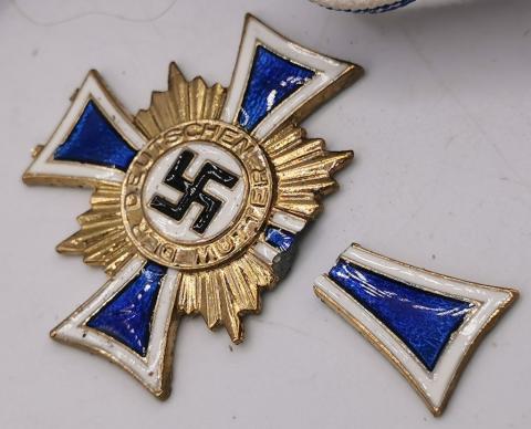 WW2 German NAZI Mother Cross Medal in gold BROKEN