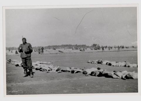 WW2 German Nazi Holocaust POW camp mass killing original corpes ...