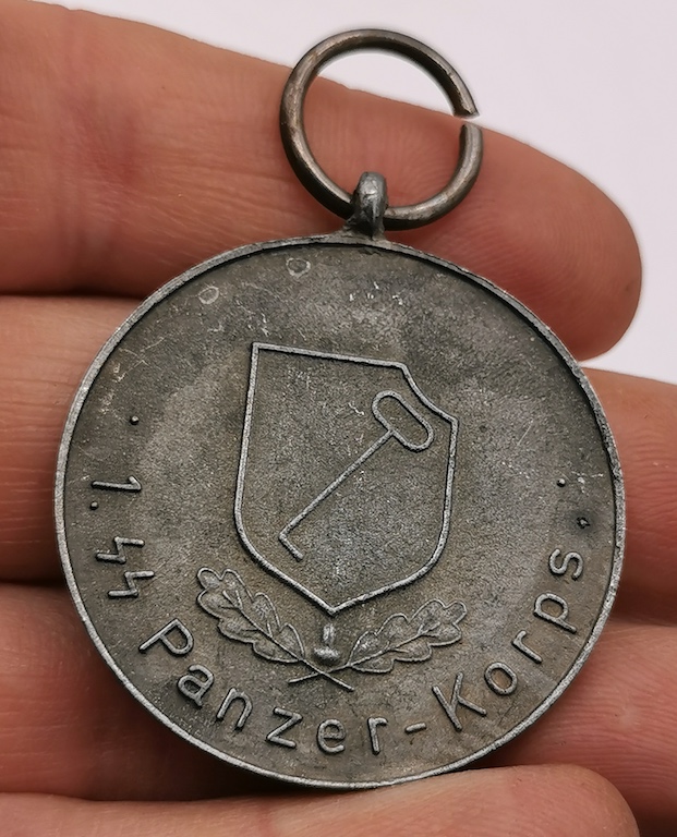WW2 GERMAN NAZI WAFFEN SS PANZER KORPS ADOLF HITLER LAH DIVISION MEDAL