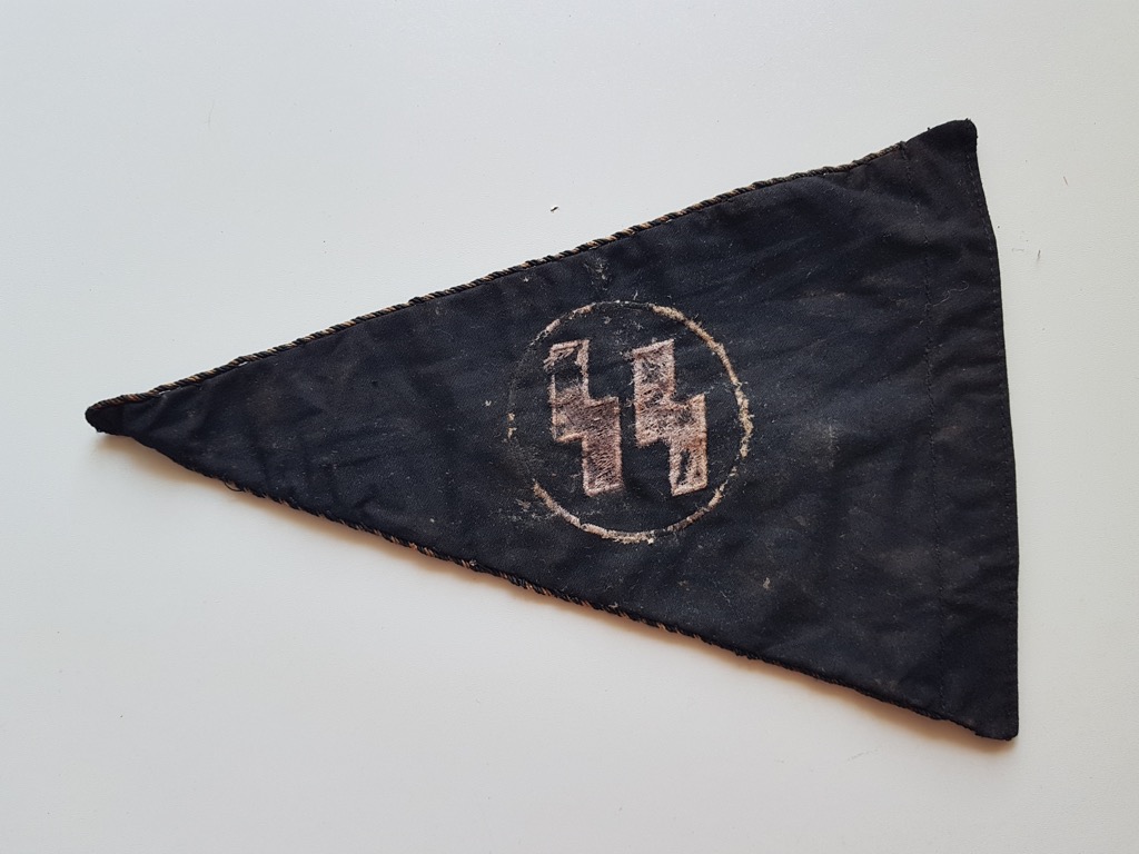WW2 GERMAN NAZI WAFFEN SS OFFICER CAR PENNANT FLAG WITH SS RUNES