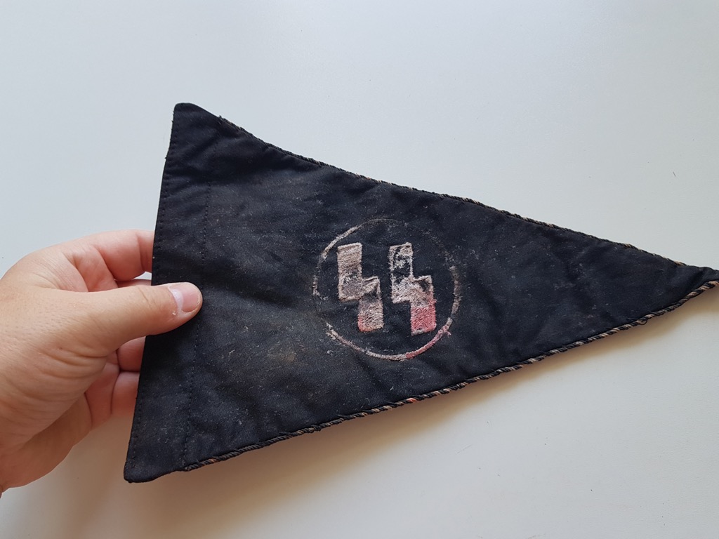 WW2 GERMAN NAZI WAFFEN SS OFFICER CAR PENNANT FLAG WITH SS RUNES