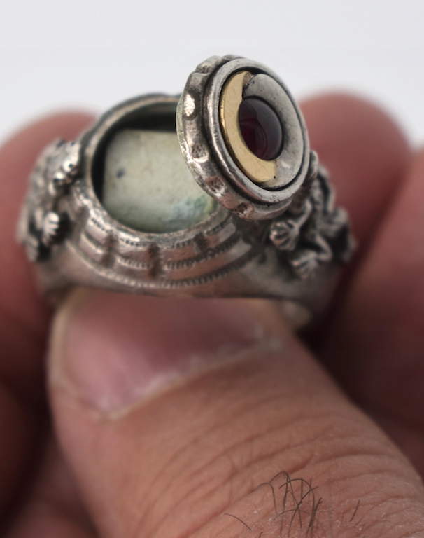 WW2 GERMAN NAZI EXTREMELY RARE GENERAL'S HIMMLER SUICIDE POISON SILVER RING